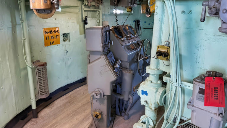 A US Navy Iowa-class battleship hit and nearly ‘sliced off the bow’ of ...