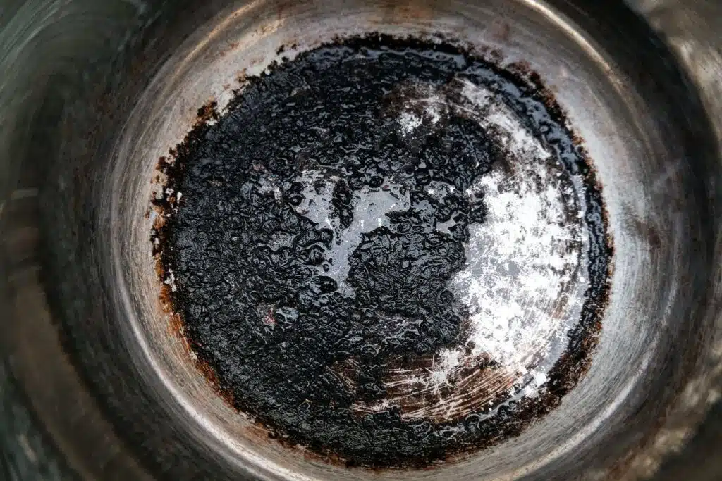 10 everyday cooking habits that can damage your pans