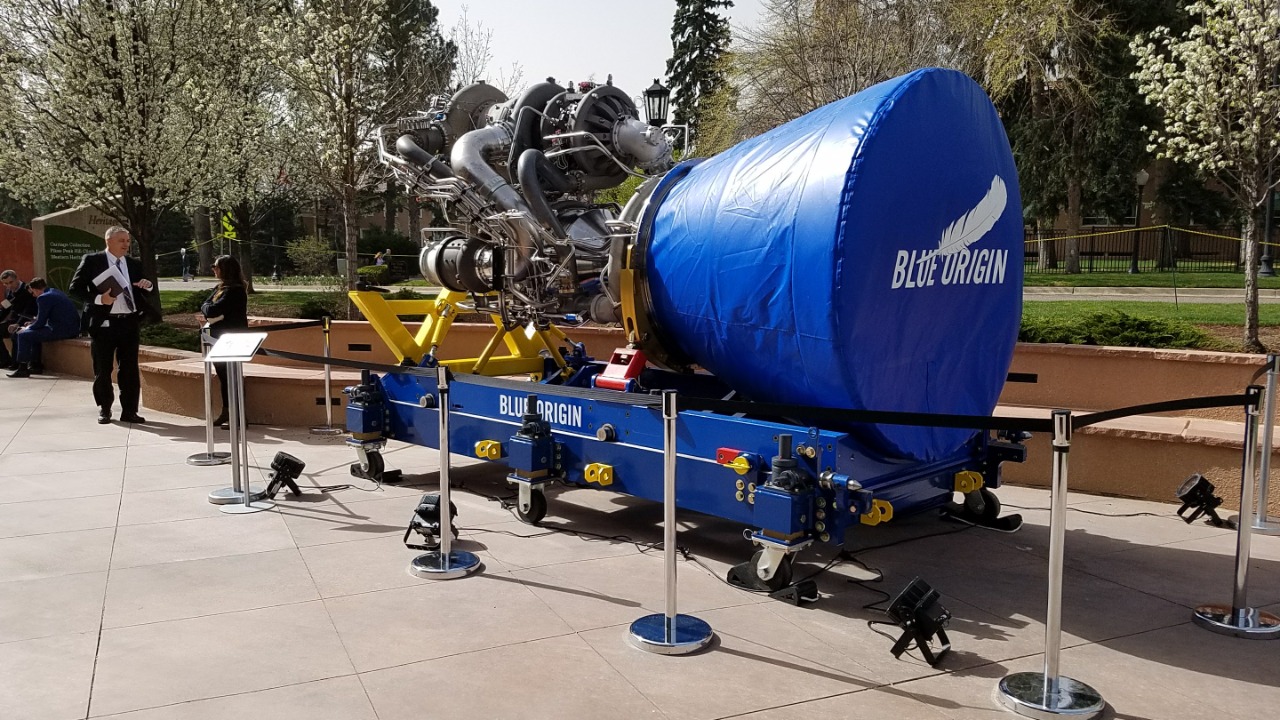 Blue Origin unveils 70,000 kg heavy-lift rocket