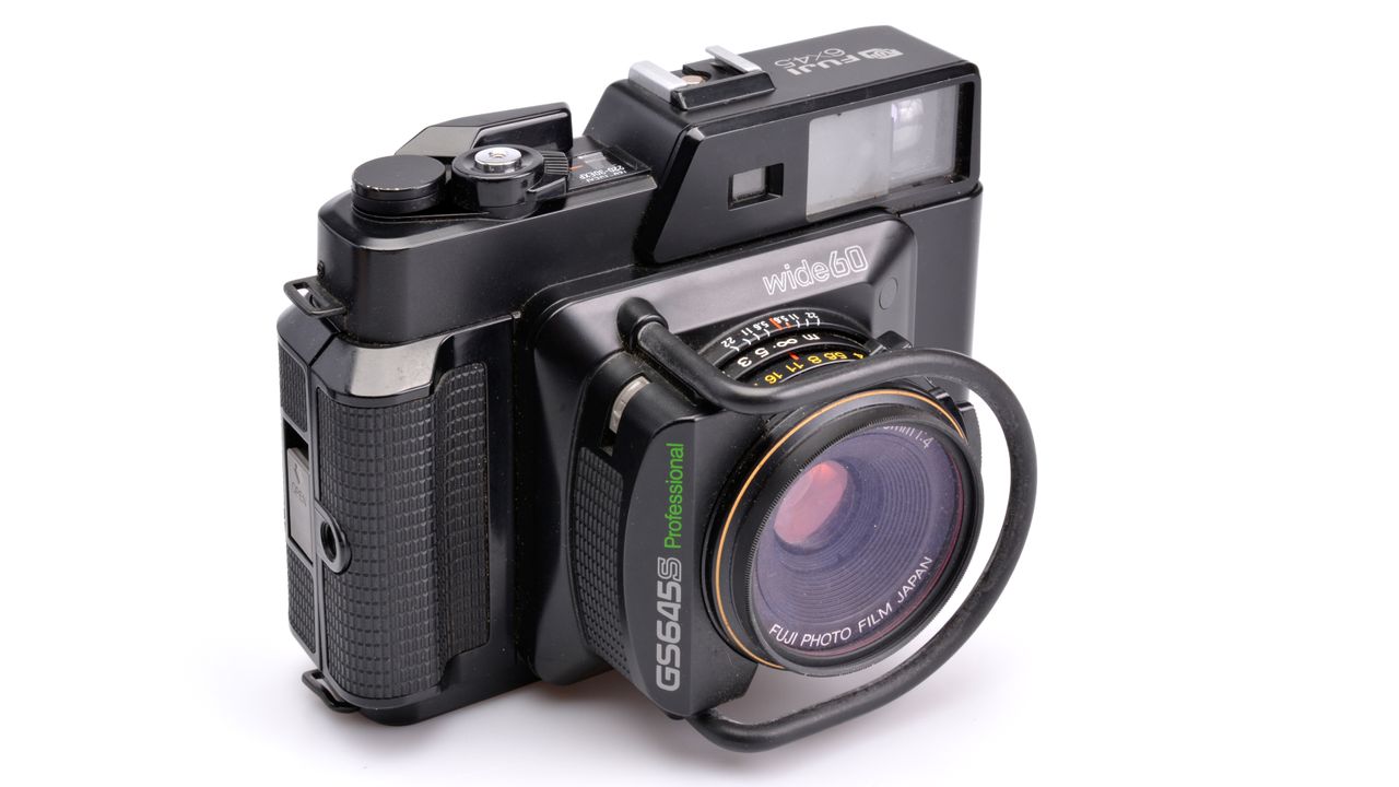 Fuji GS645S Professional – how 6x4.5cm made medium format photography ...