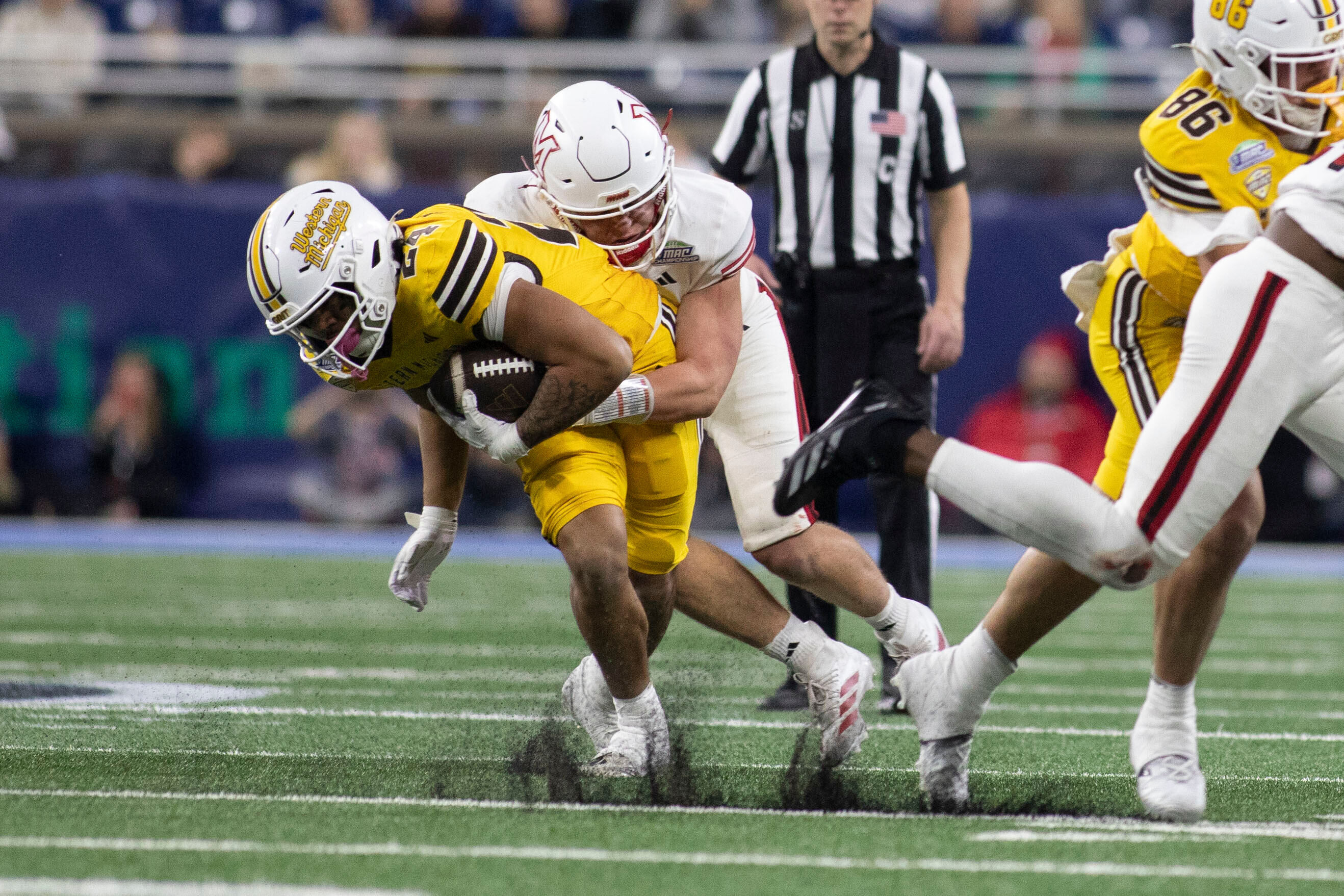 Jalen Buckley's two long touchdown runs lead Western Michigan to MAC ...