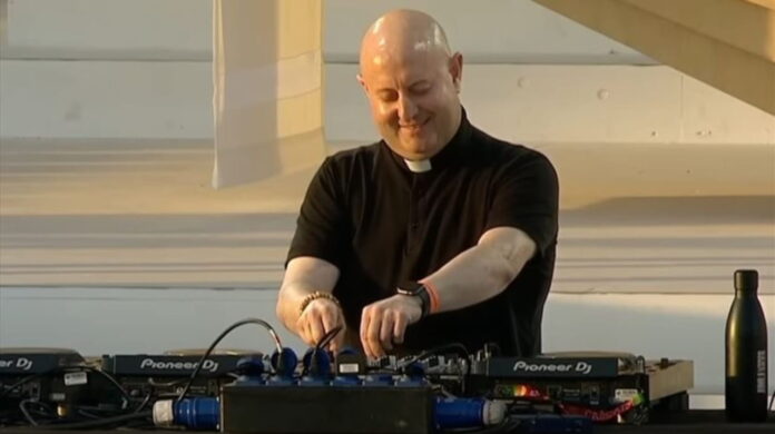 RFM Somnii Intermarché: Dual Damage e Padre Guilherme juntam-se a ...