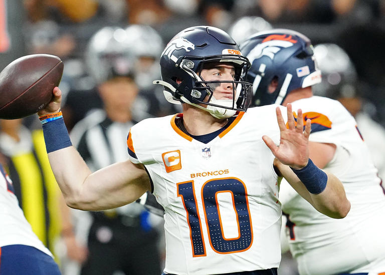 Broncos announce uniform for Raiders game