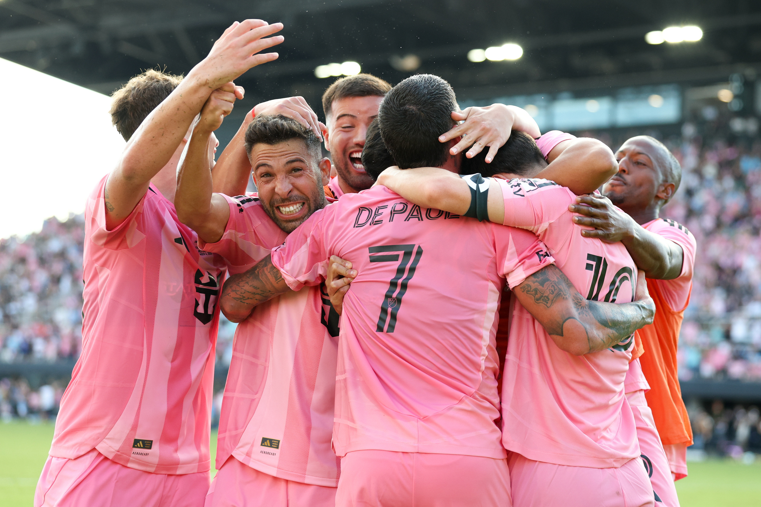Inter Miami downs Vancouver to lift 2025 MLS Cup