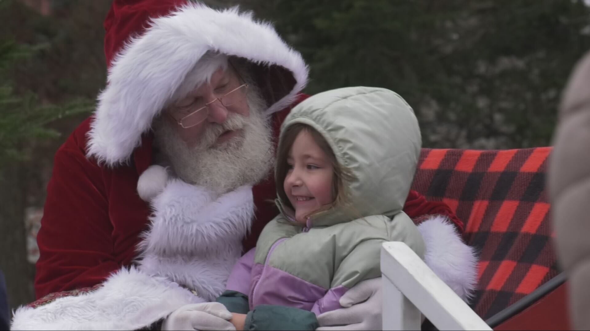 Latrobe families enjoy holiday events, parade