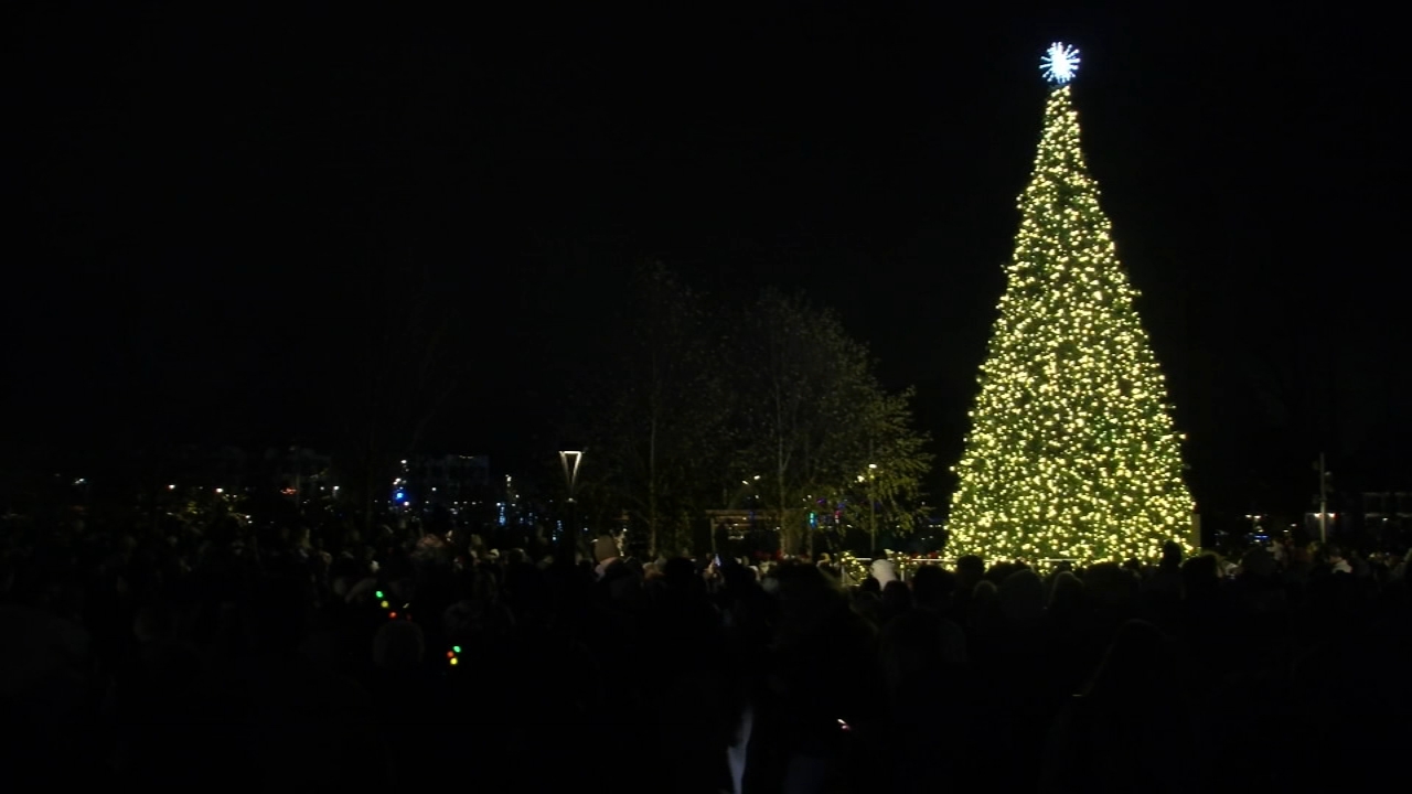 Christmas tree lighting ceremonies held in Cary, Durham to ring in ...