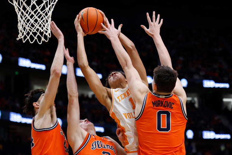 Tennessee basketball down three spots in USA TODAY Sports Coaches Poll