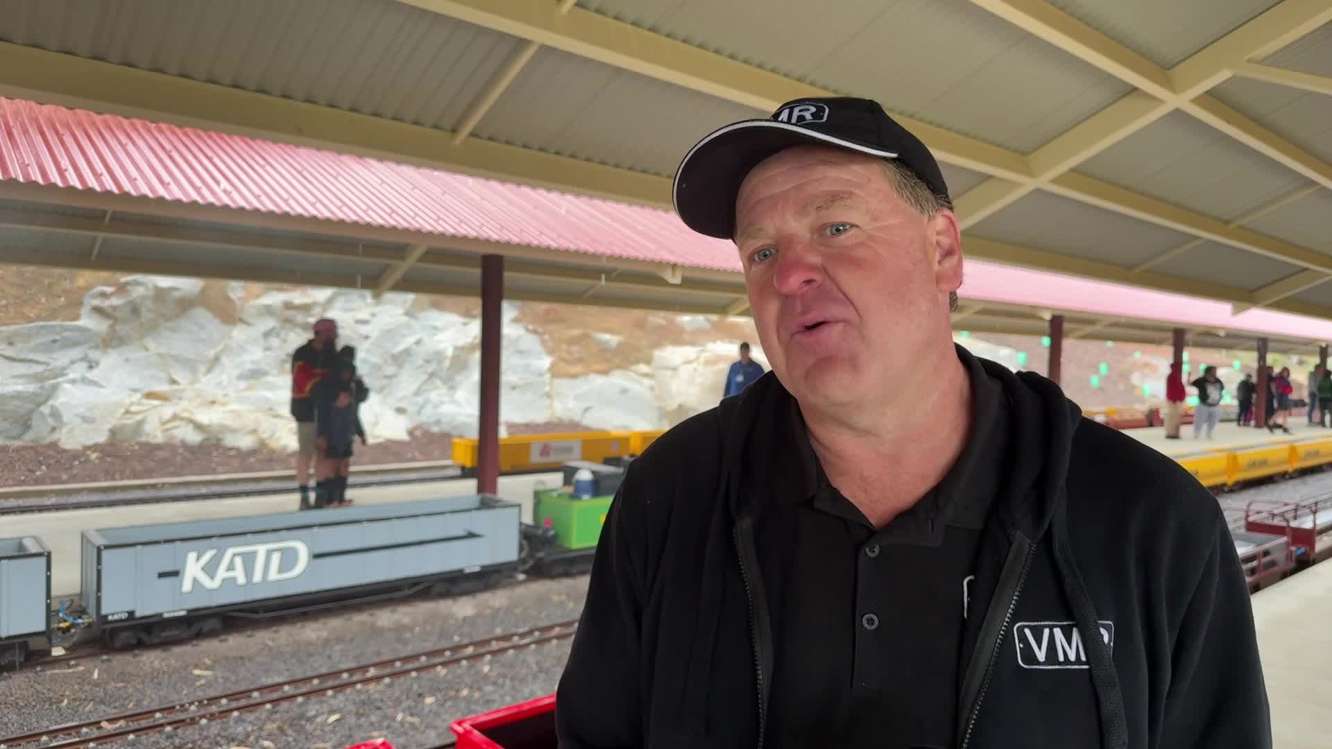 Fans brave the rain for new miniature railway in central Victoria