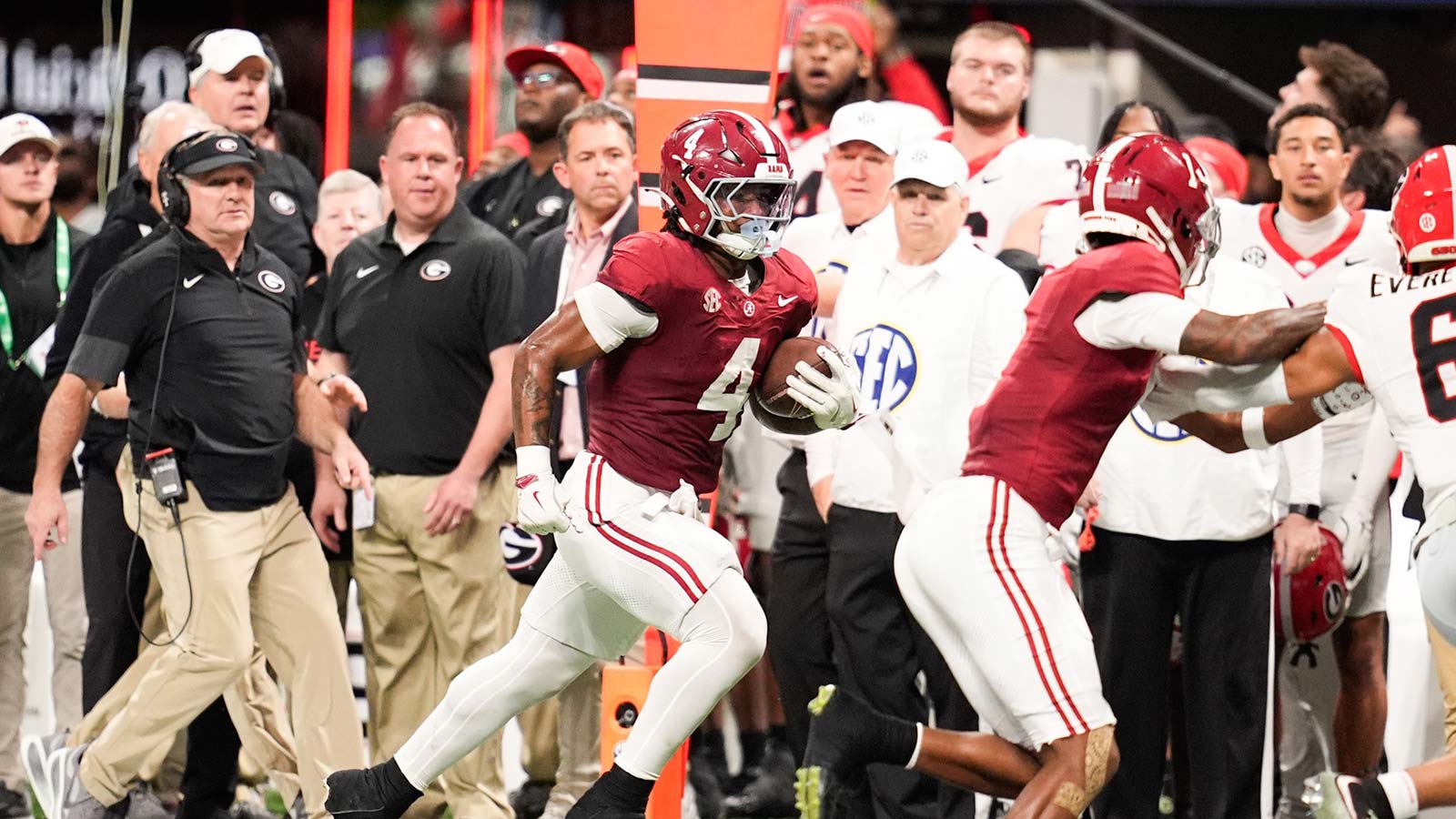 Alabama Crimson Tide fans in shambles after embarrassing loss to Georgia