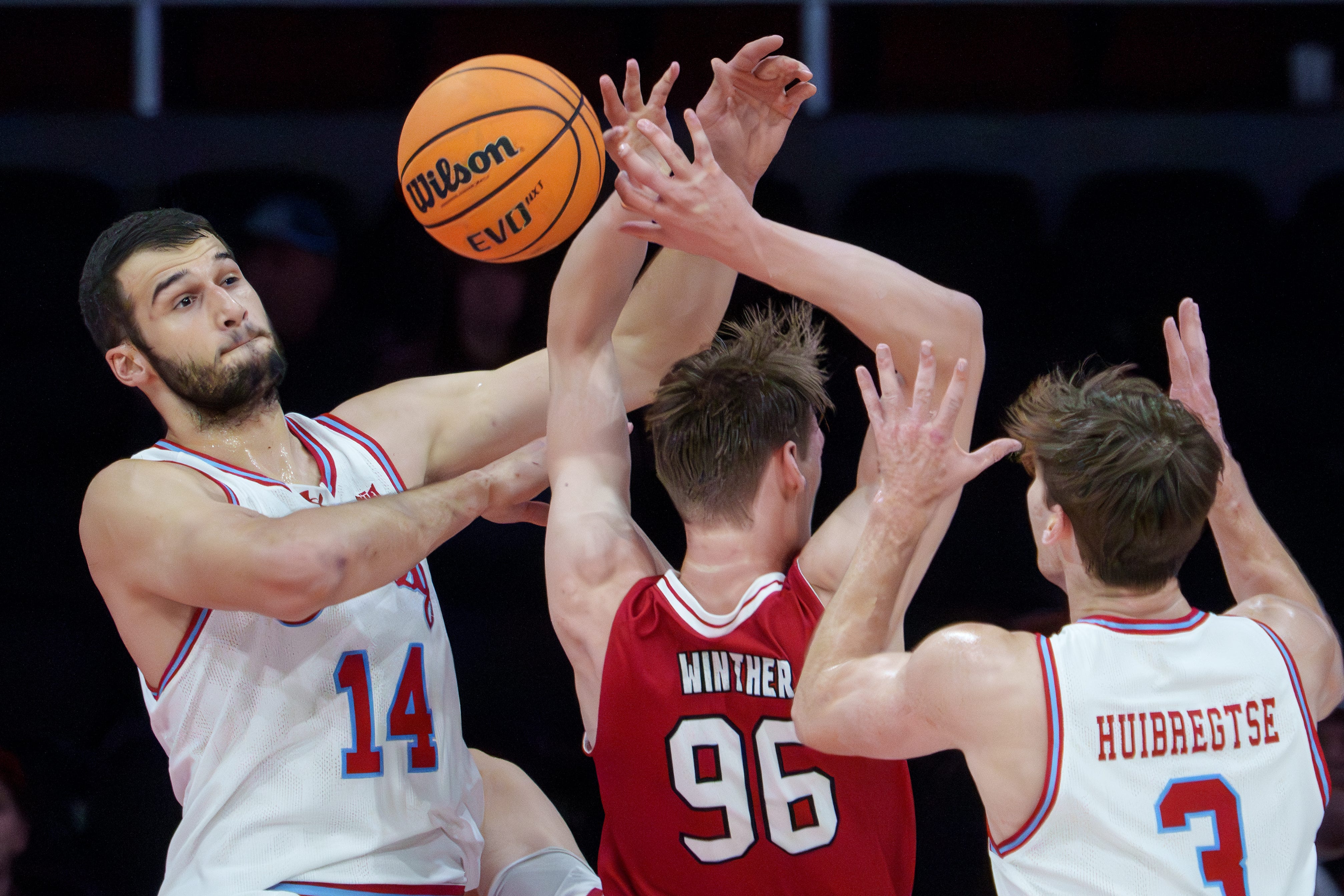 Braves' 'Metombo' is born amid Bradley basketball runaway rout of ...