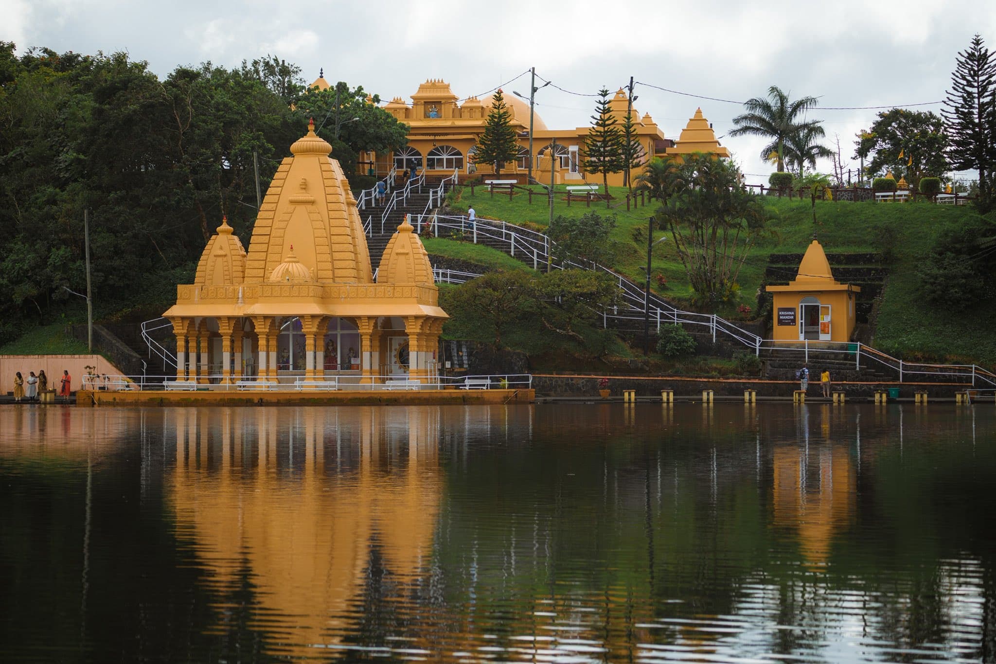 World's largest Hindu temple: 400 acres in area, built in 12th century ...