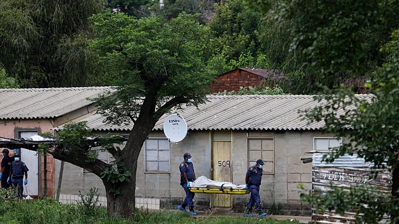 Afrique du Sud : 12 personnes tuées près de Pretoria, les suspects en fuite