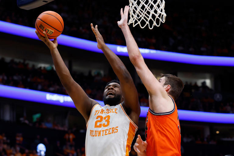 Tennessee basketball vs Illinois score, Vols lose third game in a row