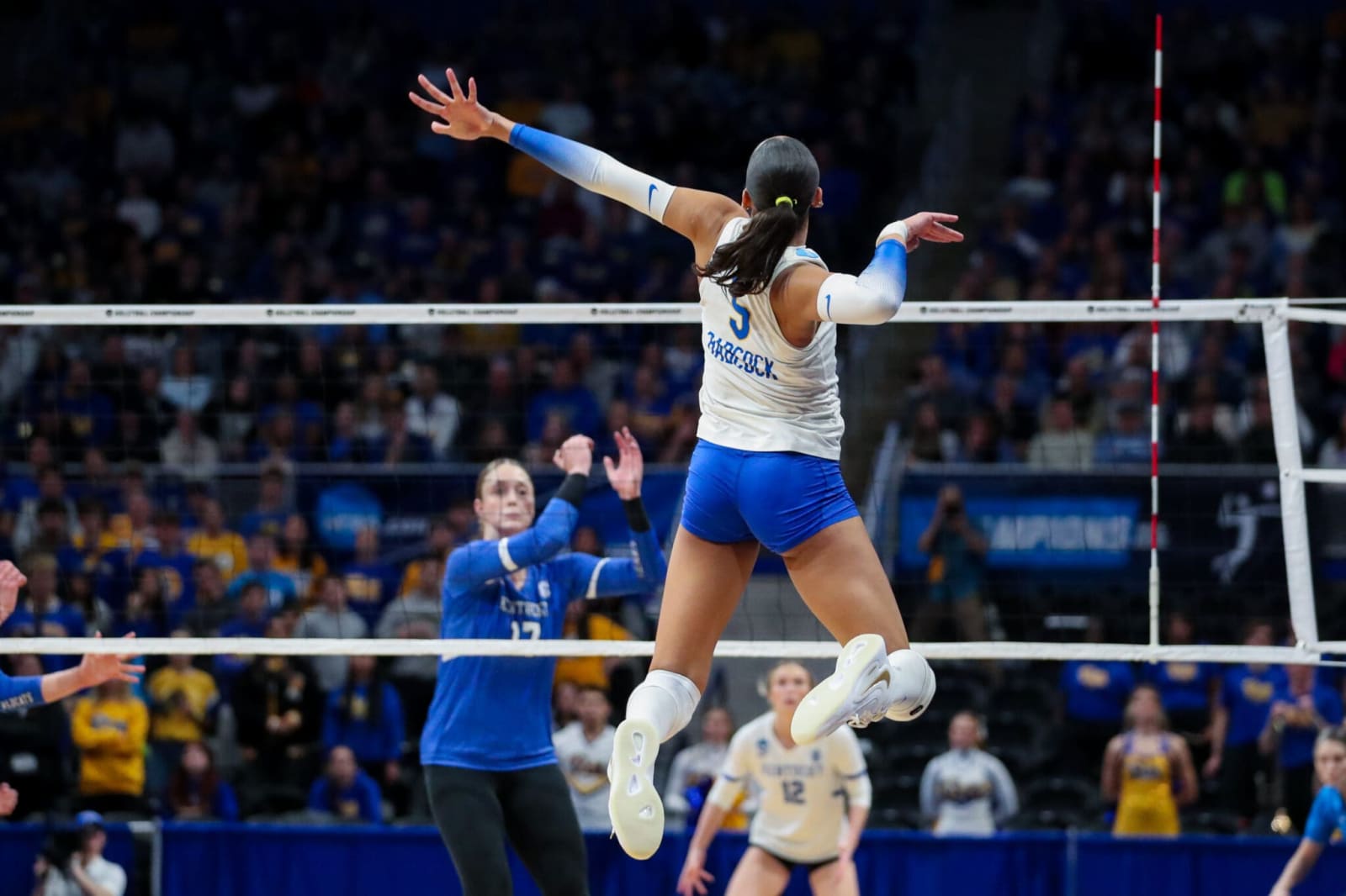 Pitt volleyball sweeps Michigan in highly-contested second round matchup
