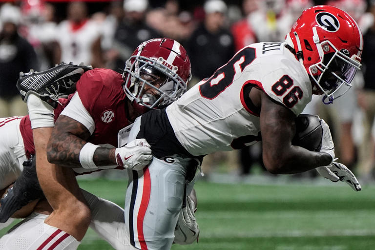 No. 3 Georgia ends No. 10 Alabama's hold on rivalry, beats Crimson Tide ...