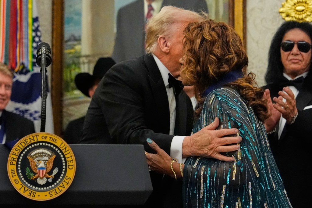 Trump awards medals to Kennedy Center honorees Gene Simmons, George ...