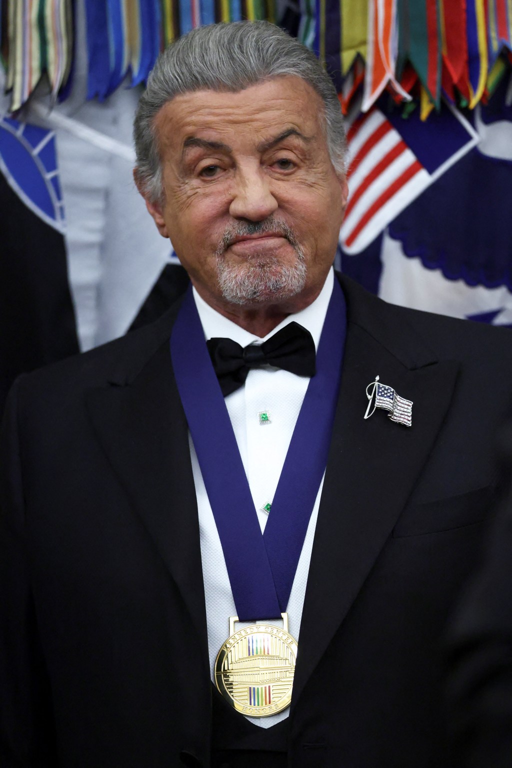 Trump awards medals to Kennedy Center honorees Gene Simmons, George ...