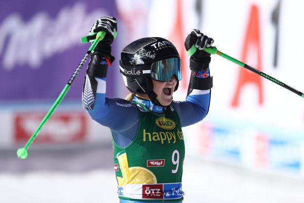 Alice Robinson wins 2nd straight World Cup GS; Shiffrin 6th