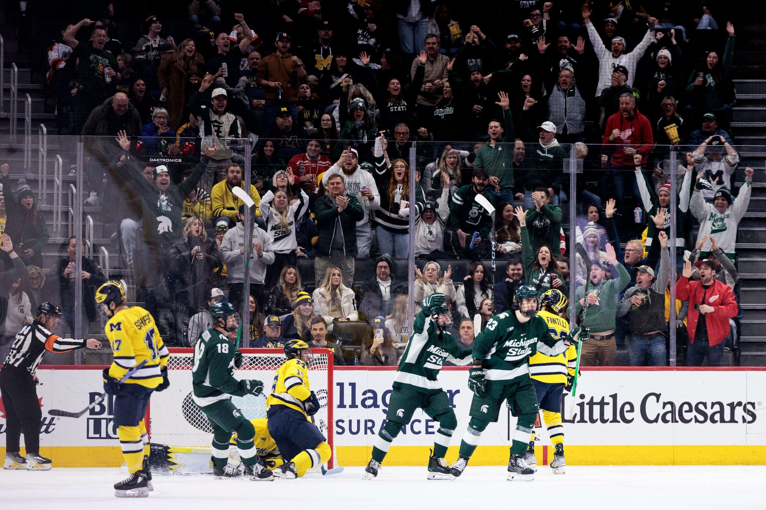 No. 3 Michigan State upends No. 1 Michigan to earn series split