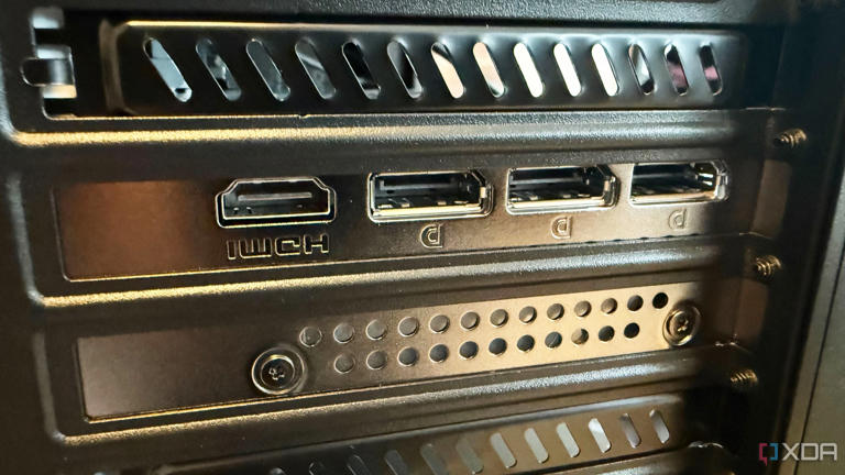 DisplayPort is your monitor's best friend: this simple cable unlocks ...