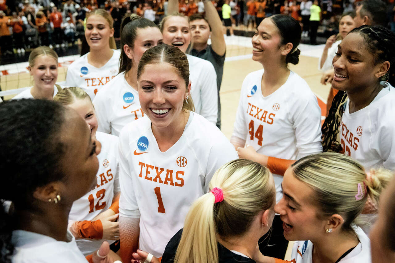 Texas volleyball takes apart defending national champion Penn State to ...