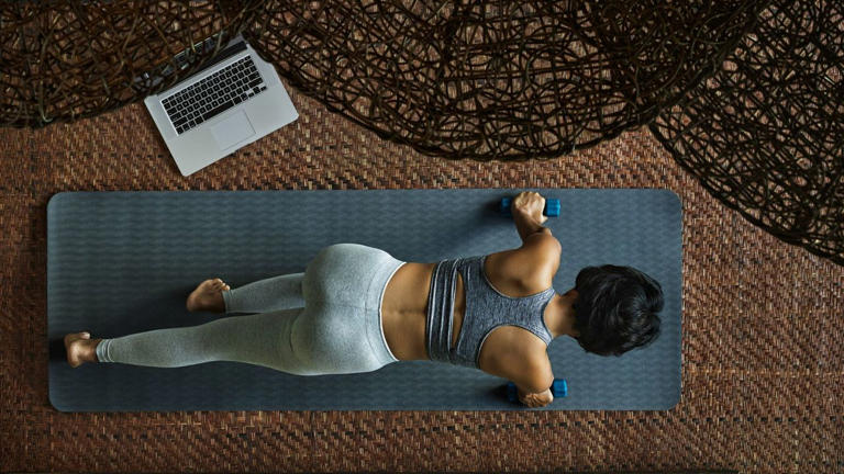 20 minutes, 2 dumbbells - Caroline Idiens' full-body workout improves ...