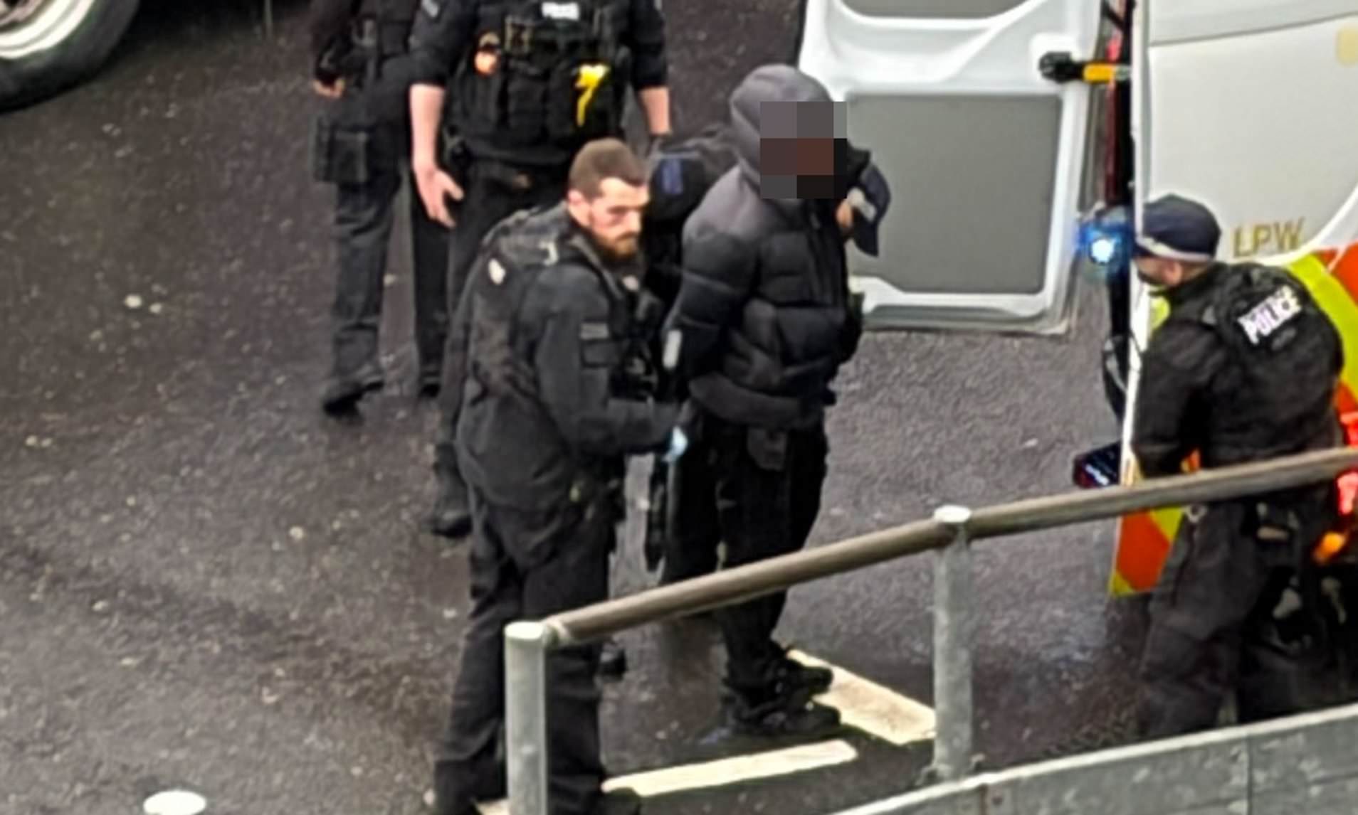 Major incident at Heathrow Airport as armed police rush to scene and ...