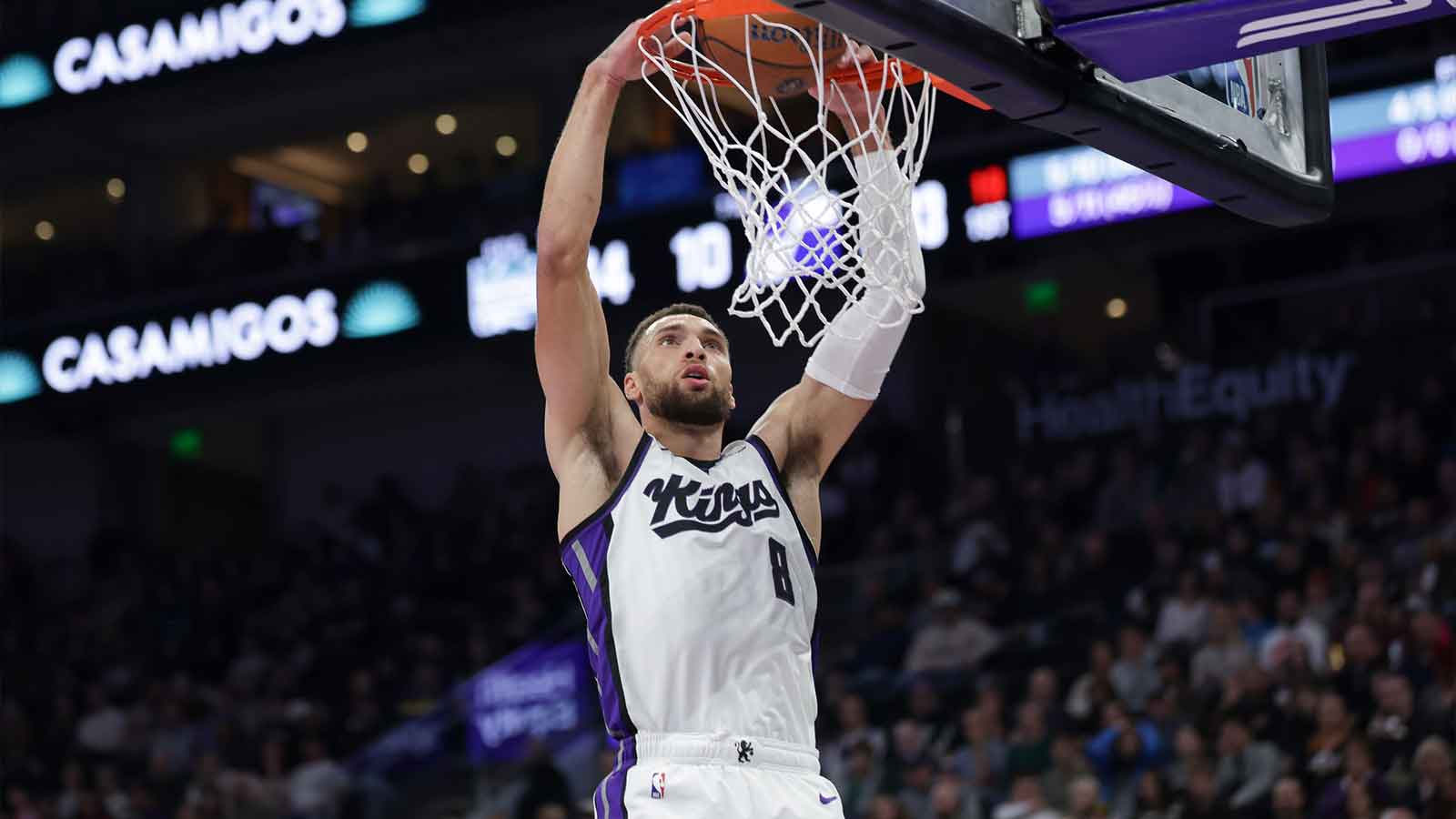 Kings’ Zach LaVine pulls off franchise feat with 42-point game in Heat win