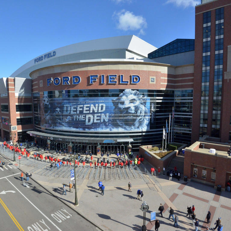 Northwestern vs. Central Michigan GameAbove Sports Bowl start time