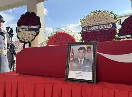 Bakımını yaptığı silah ateş aldı: Üsteğmen Ali Kablan son yolculuğuna ...