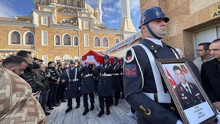 Bakımını yaptığı silah ateş aldı: Üsteğmen Ali Kablan son yolculuğuna ...
