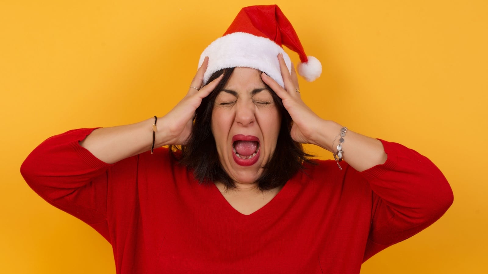 9 holiday behaviors that drive everyone a little crazy