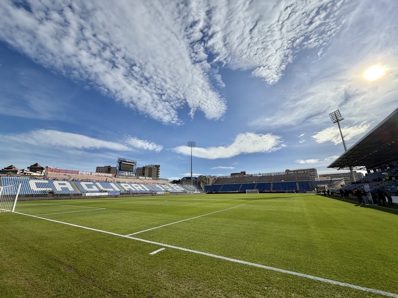 Live | Cagliari-Roma, le formazioni ufficiali: gioca Tsimikas, c’è Baldanzi