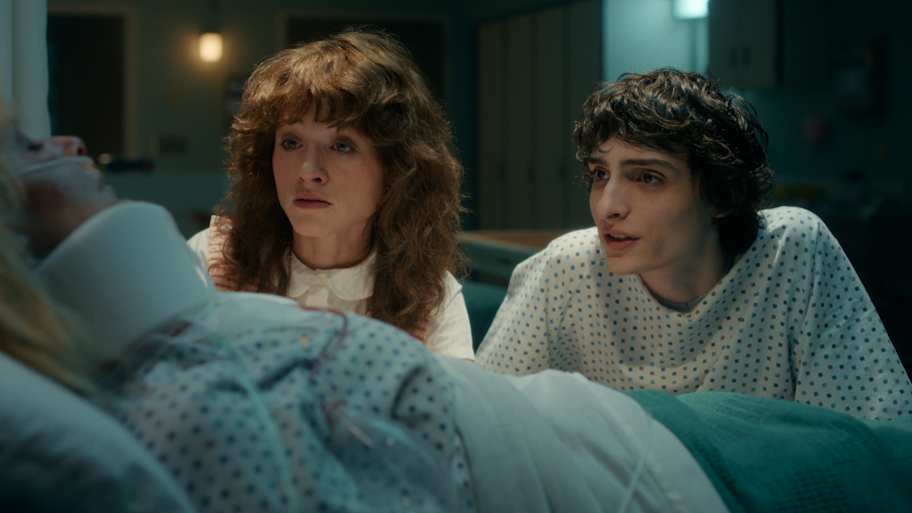 Stranger Things creators break down Karen Wheeler's stand against the ...