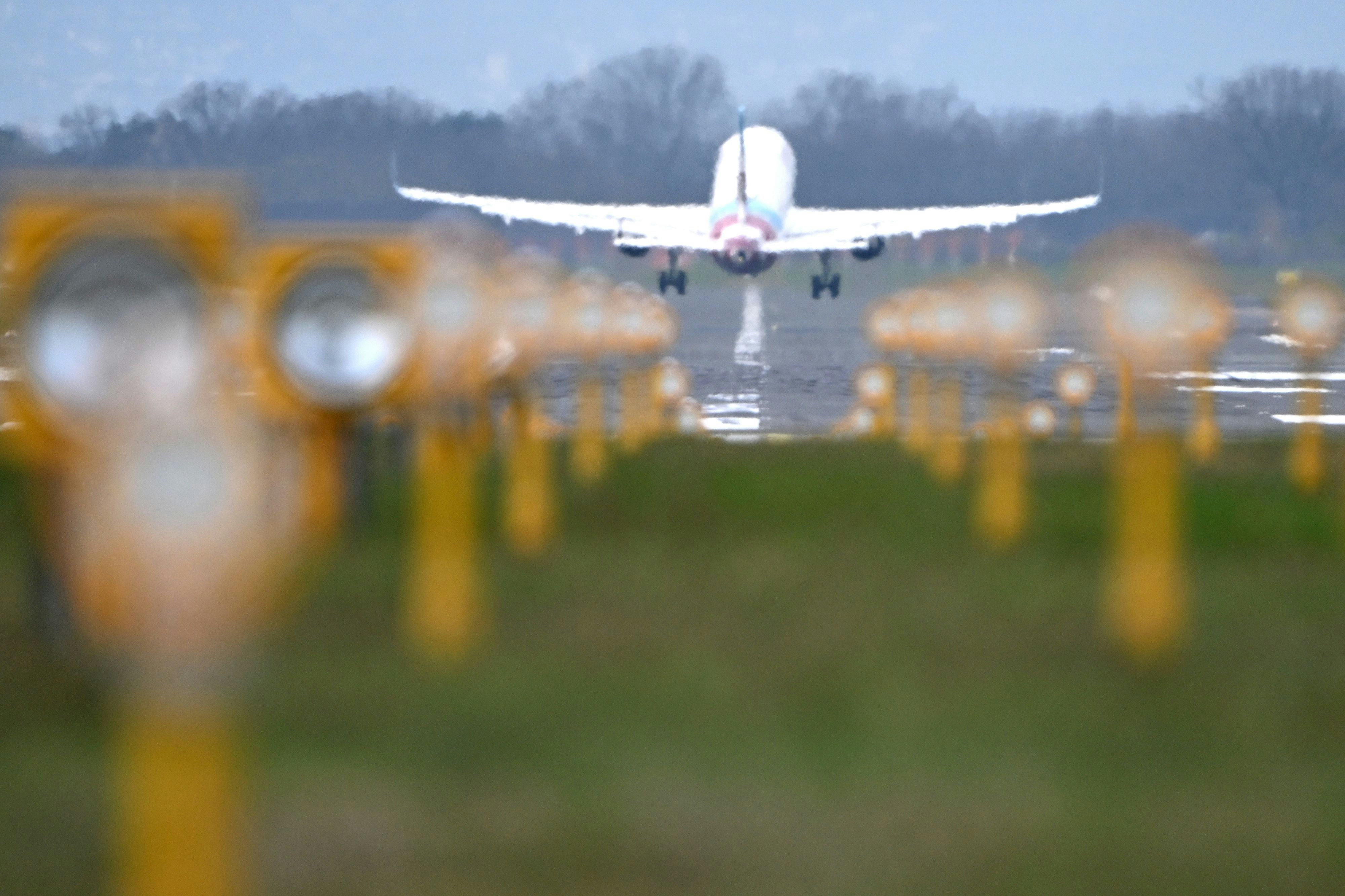 Details zur Schreck-Landung: Eurowings-Flieger berührte Piste mit Heck