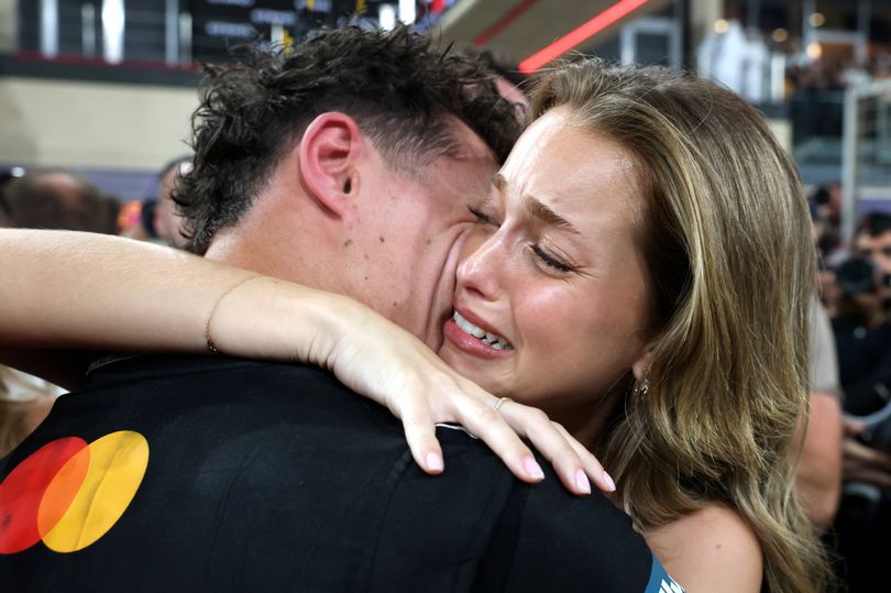 Lando Norris kisses stunning model girlfriend who sparked F1 ...