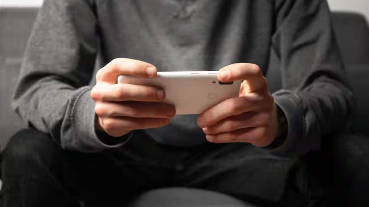 19-minute viral video: One click could empty your bank account, experts ...