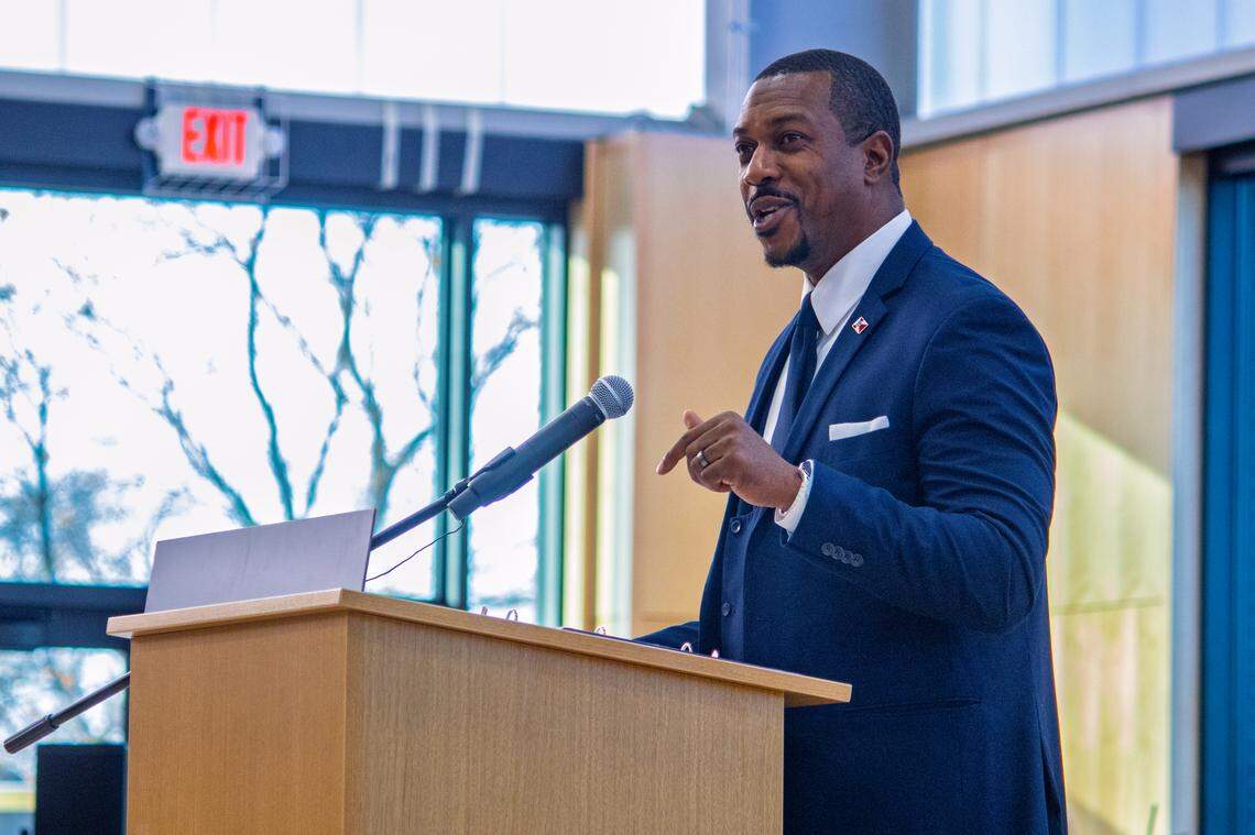 Wichita community center reopening honors Carl Brewer, city's 100th mayor