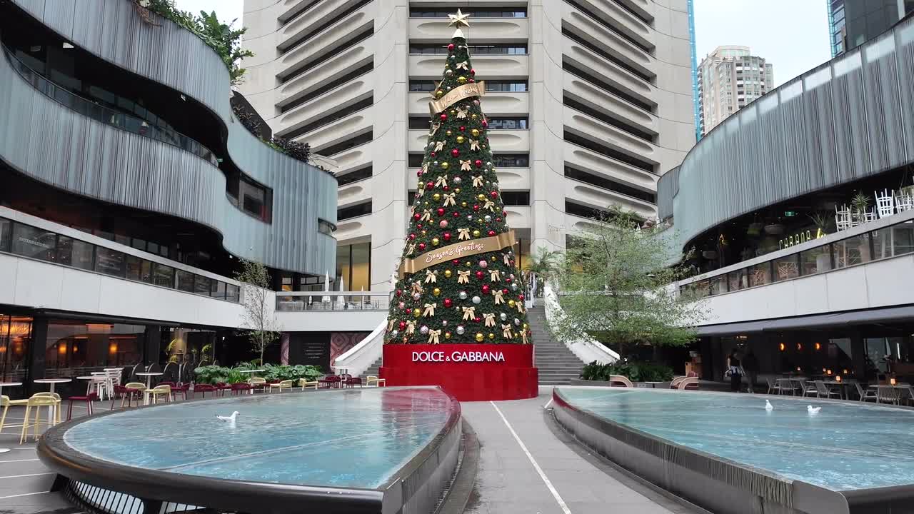 Politically correct Christmas tree causes controversy in Sydney, Australia