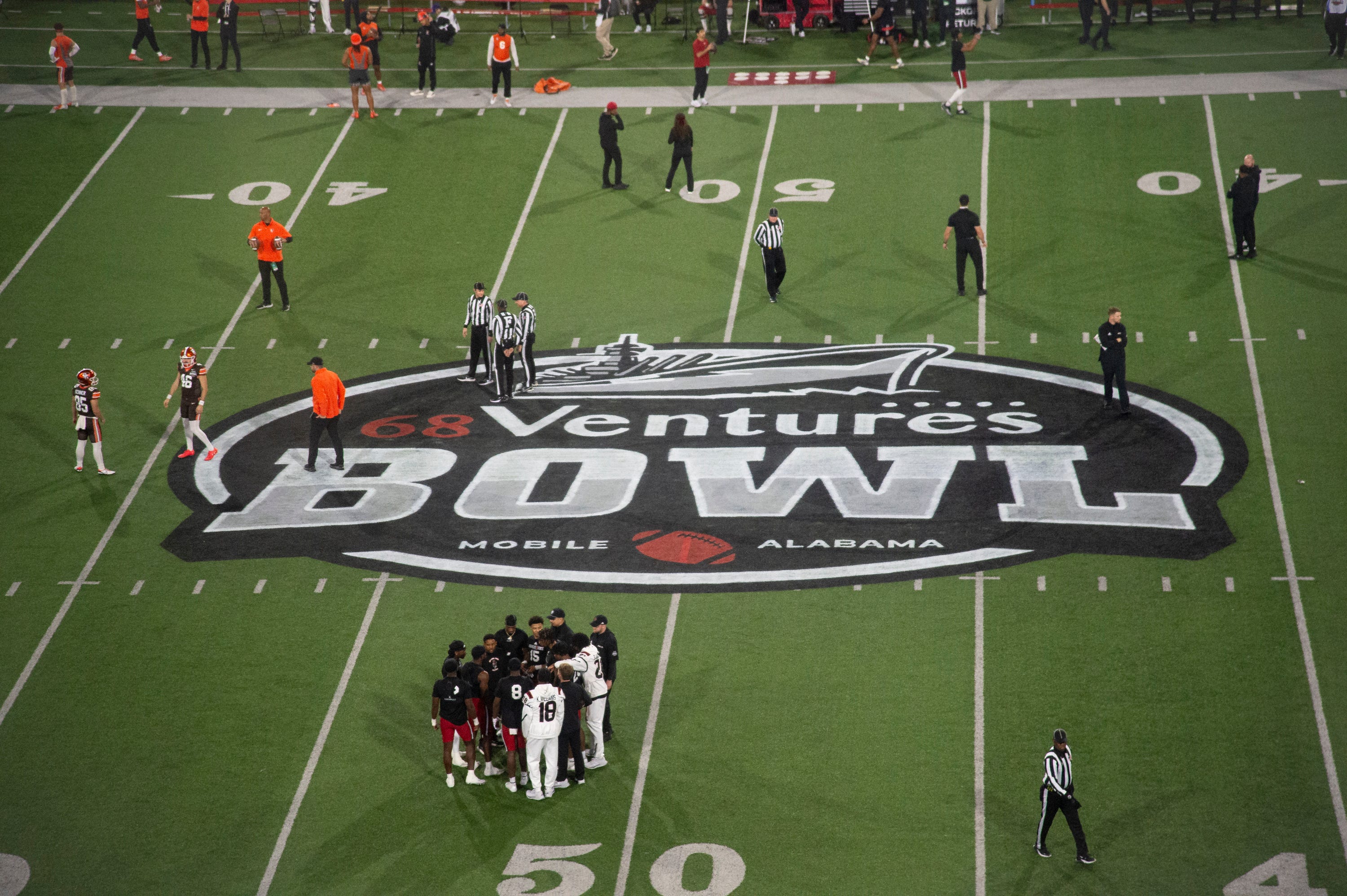 What time does the 68 Ventures Bowl start?