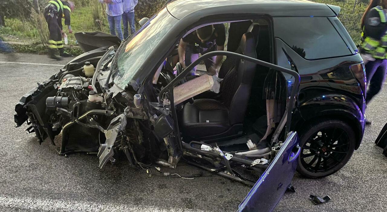 Roma, scontro tra un'auto e una microcar a Formello: morta una ragazza ...