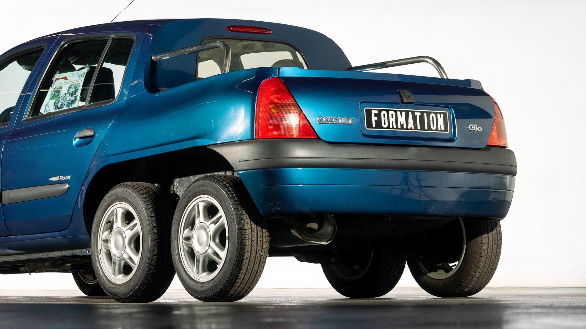Renault's useless six-wheeled Clio pickup: A unique auction find