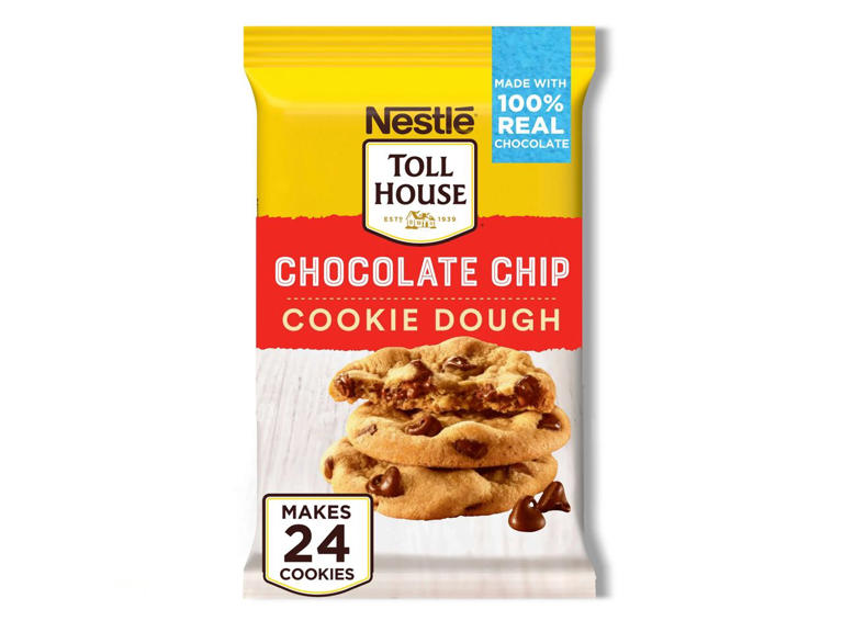 I asked 4 pro bakers for the best chocolate chip cookie dough, and they ...