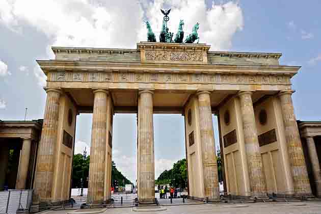 Can you name the world city just from its most famous landmark?