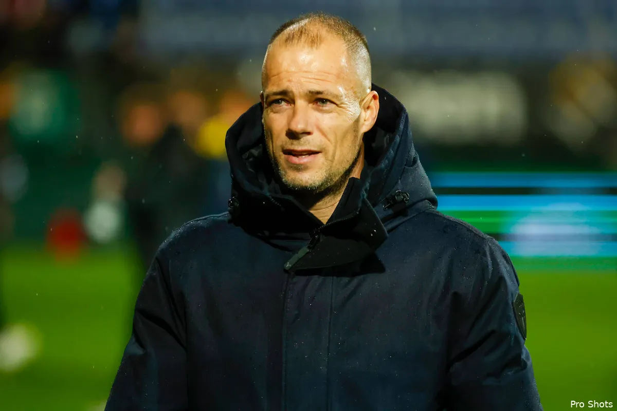 Buijs niet te spreken over scheidsrechter Van der Eijk: "Ik vond hem ...