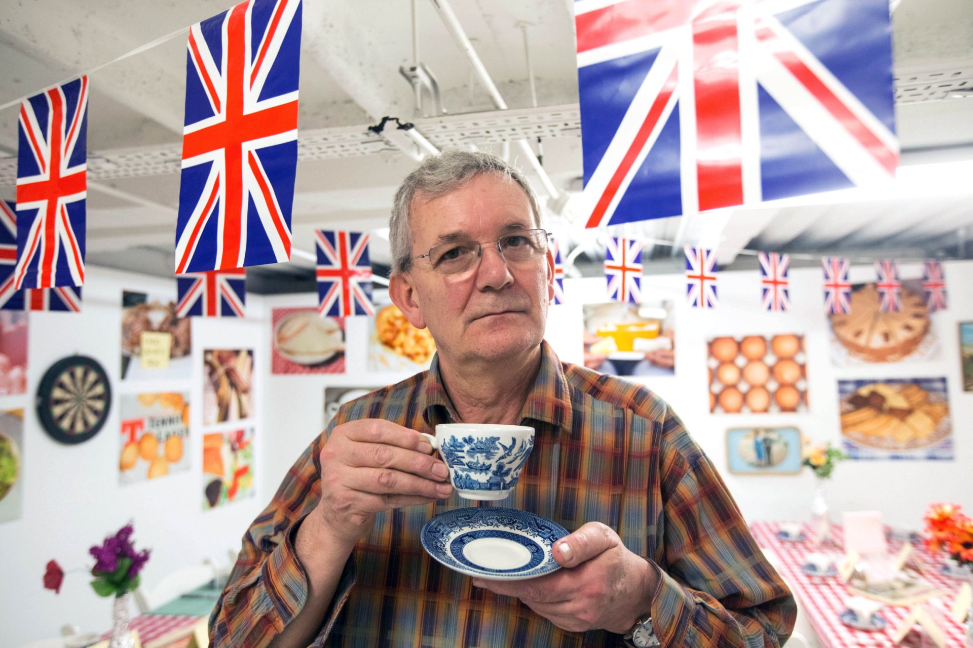 Renowned British photographer Martin Parr dies at 73