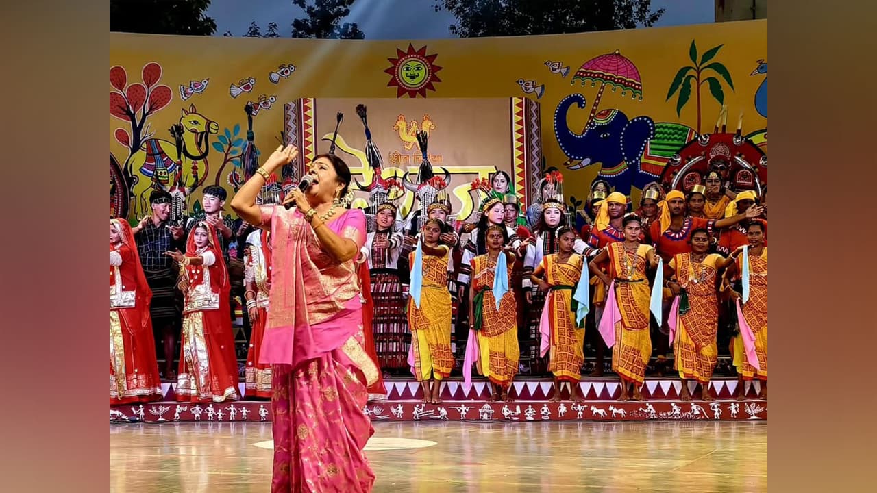 Malini Awasthi leads 'Deshaj 2025' cultural festival in Lucknow