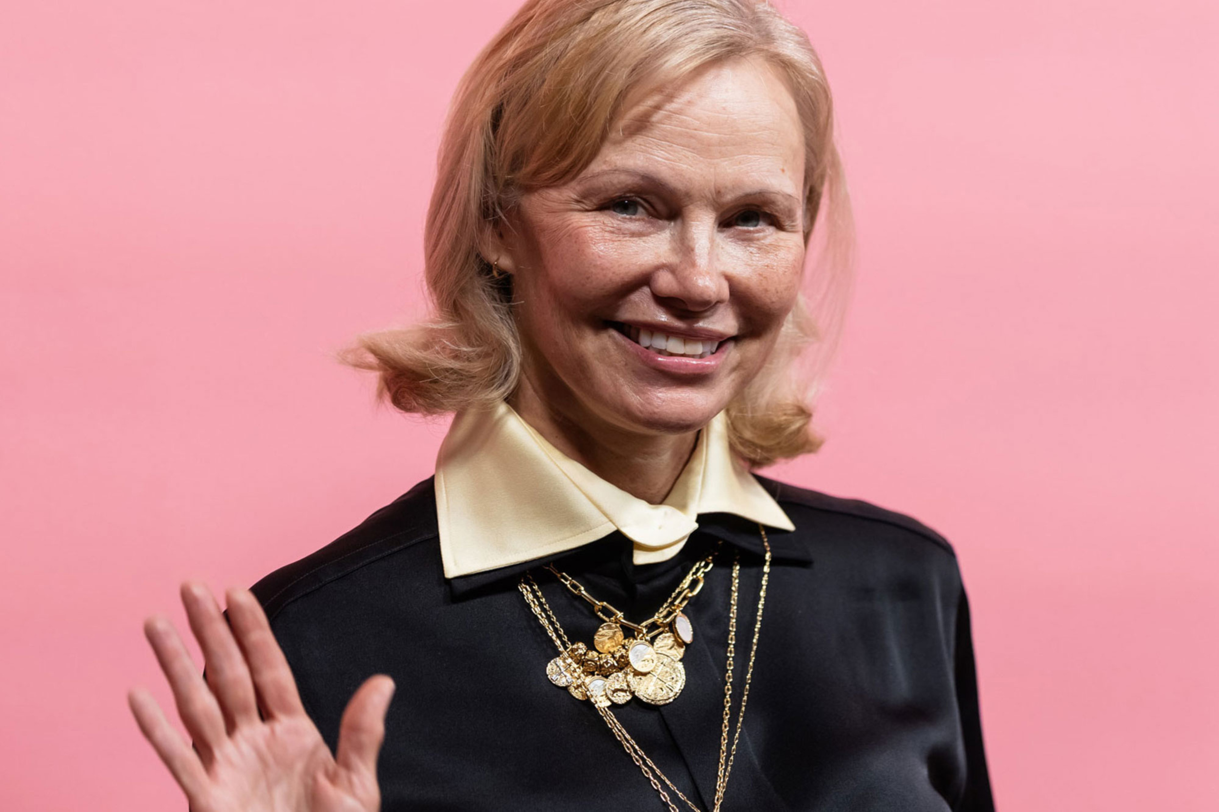 20 celebrities who proudly went without makeup