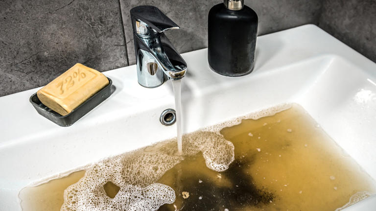 8 handy tools to unclog sinks without using chemicals