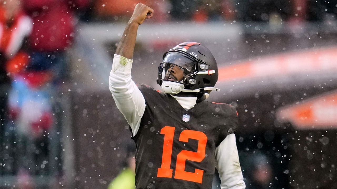 Browns' Shedeur Sanders named to Pro Bowl as replacement quarterback ...